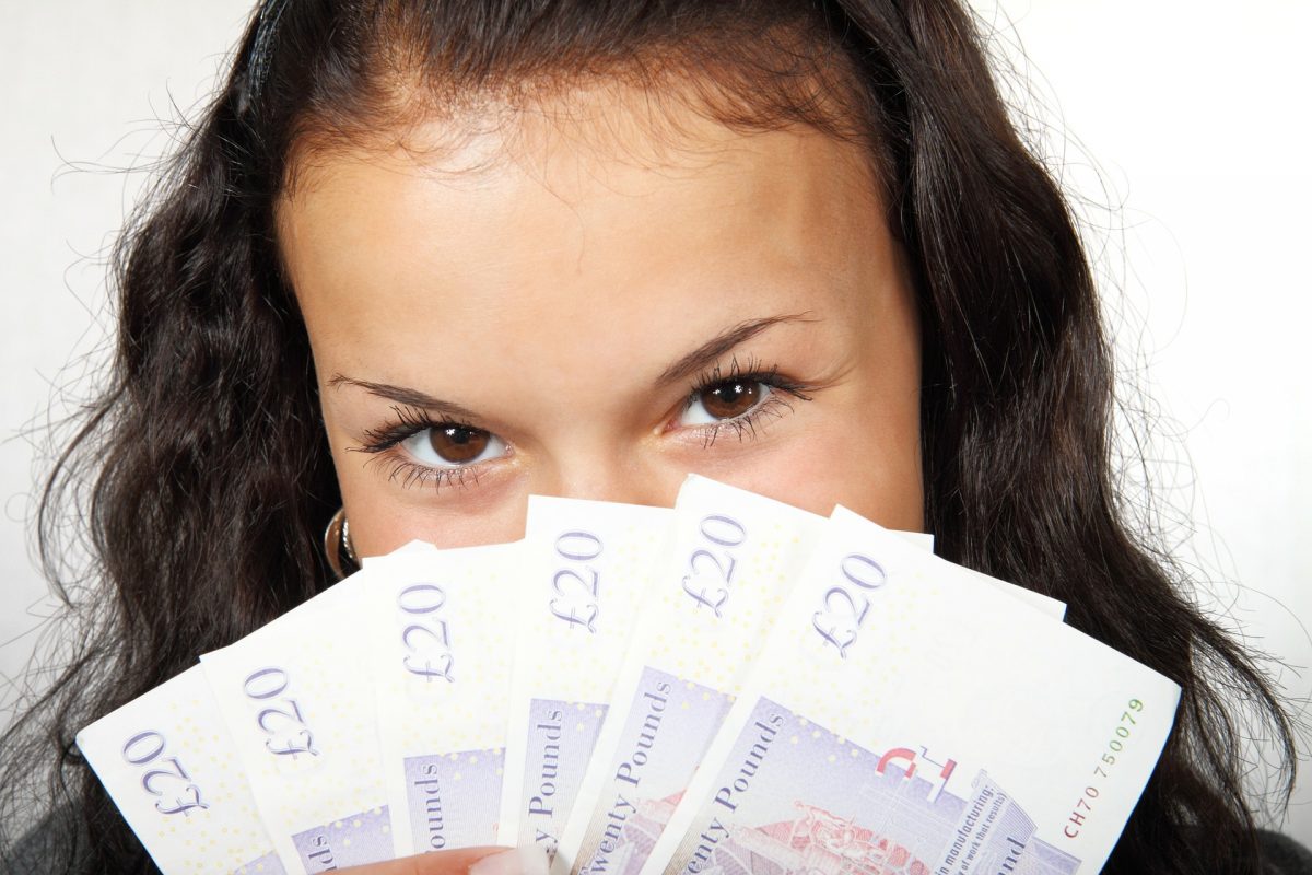 How To Save Money On Toiletries & Beauty Supplies | Klaudia's Corner